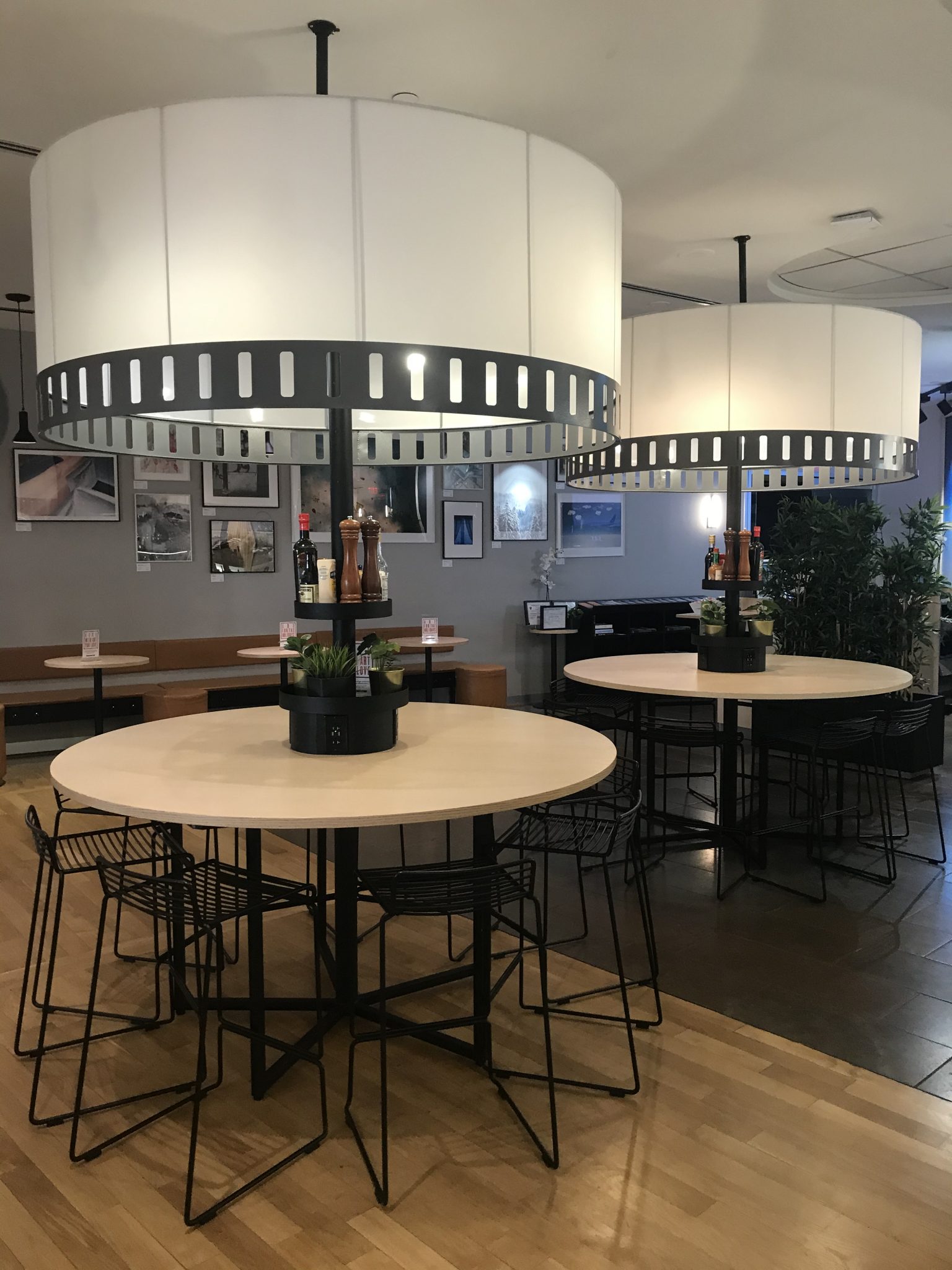 Ett besök i SAS Lounge Newark, New York — lite mera rosa reseblogg