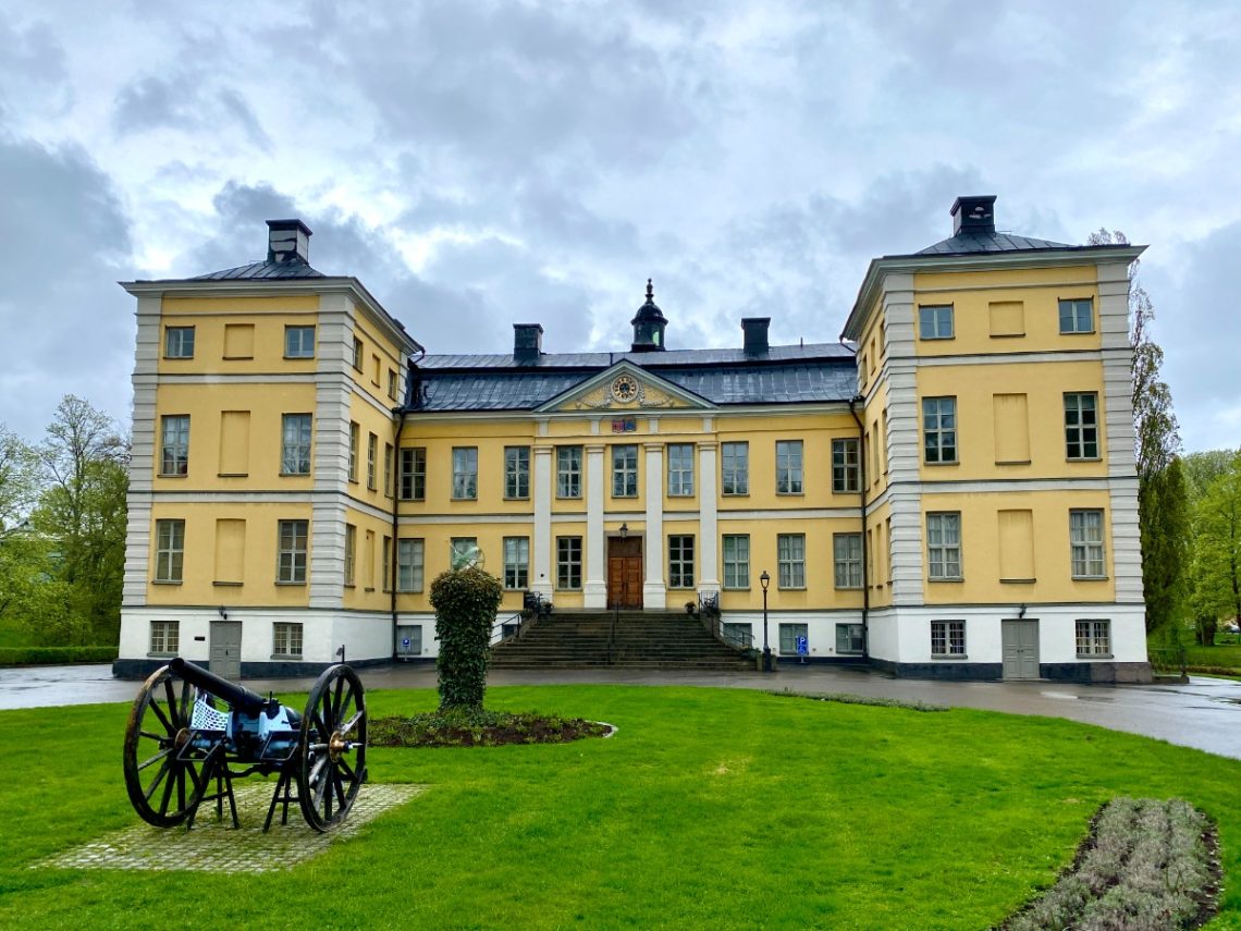 Slott i Östergötland — lite mera rosa