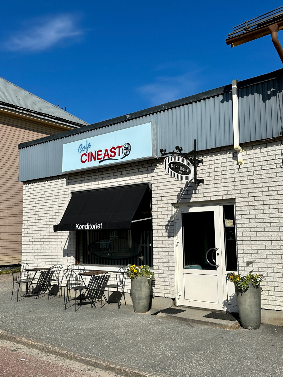 Café Cineast - här måste du stanna när du åker till fjällen — lite mera rosa